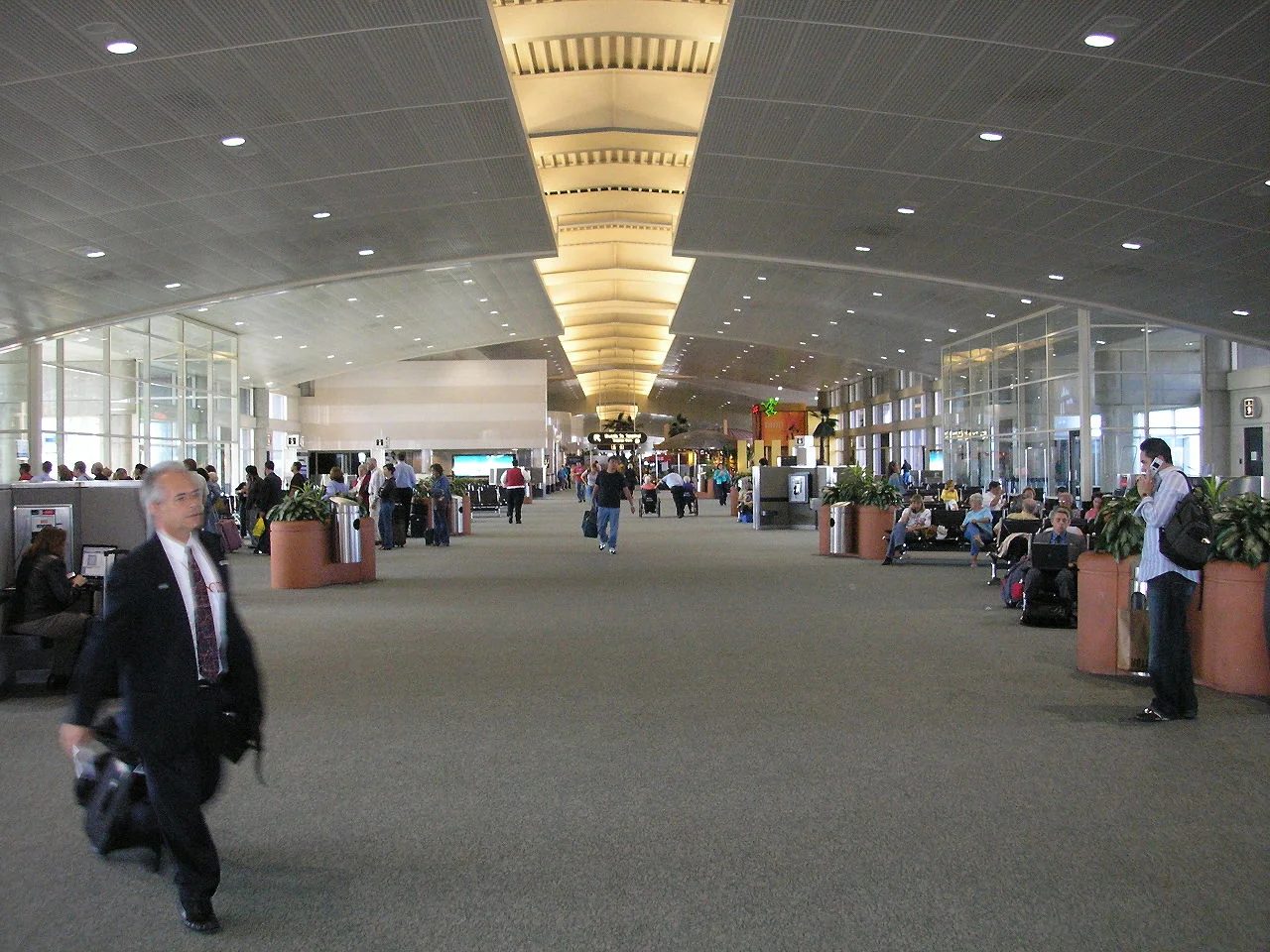 Tampa Internal Airport Terminal Guide – https://guideforflorida.com